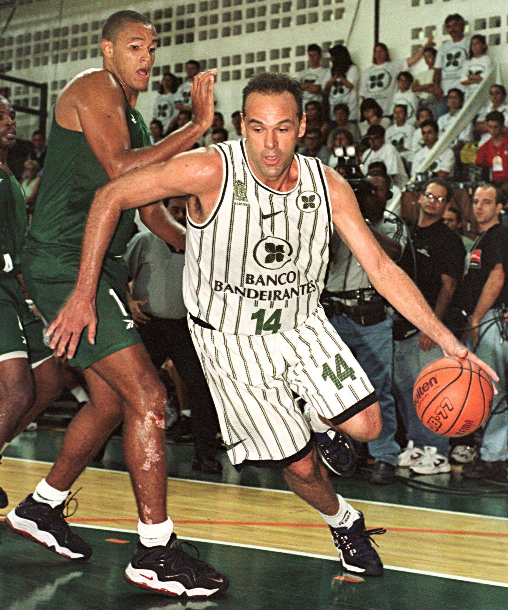 Basketball Hall of Famer Dead at 68 - Men's Journal