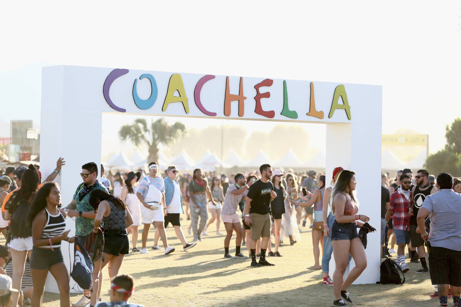 Coachella Act Suddenly Drops Out After Singer Suffers Serious Injury ...