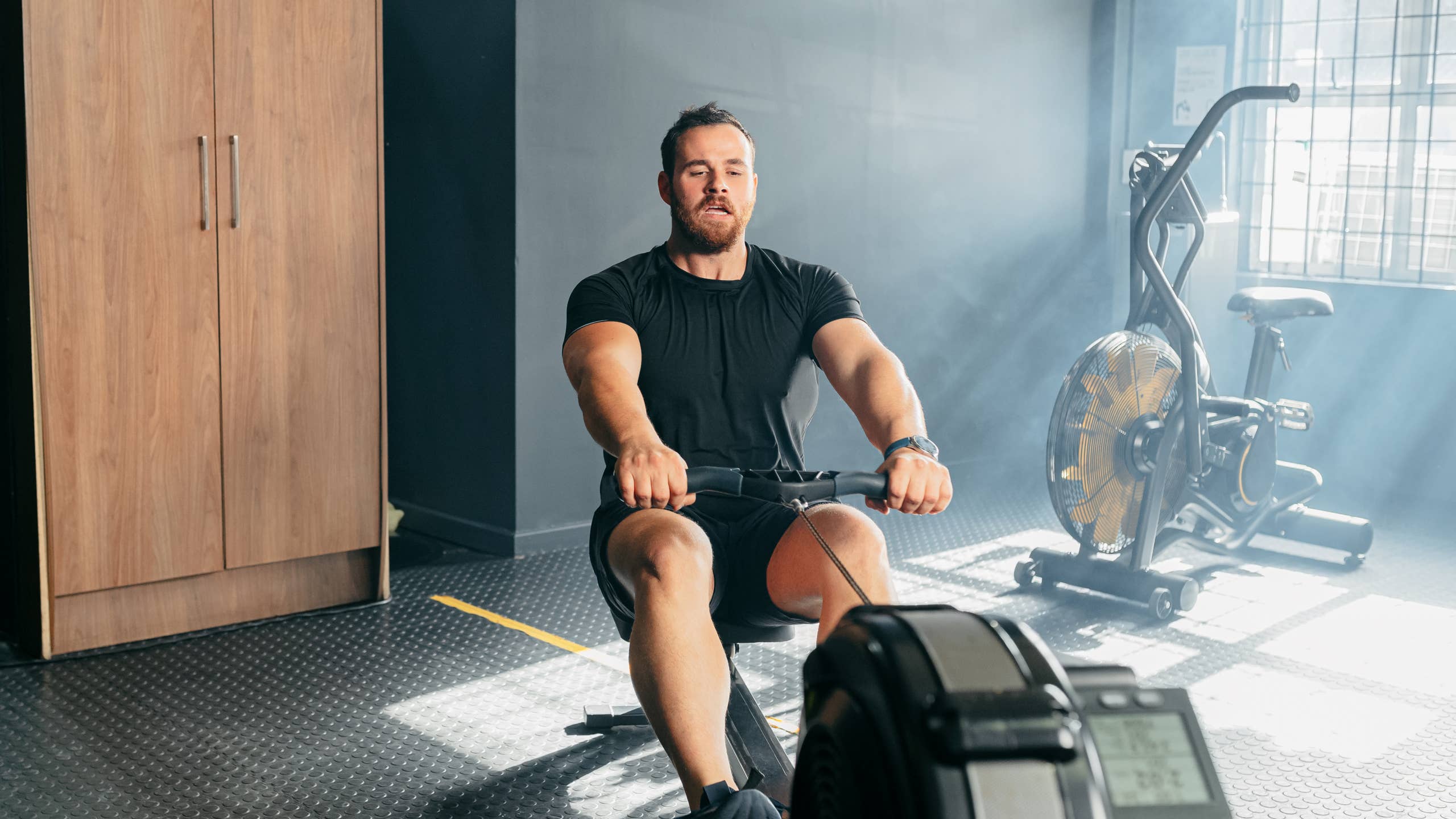 Interval Workout to Improve VO2 Max for Men Over 50 - Men's Journal