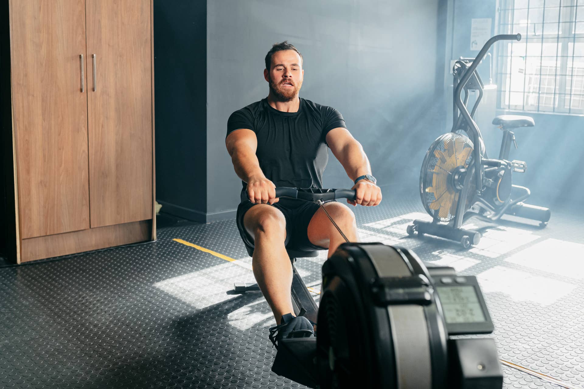 Interval Workout to Improve VO2 Max for Men Over 50 - Men's Journal