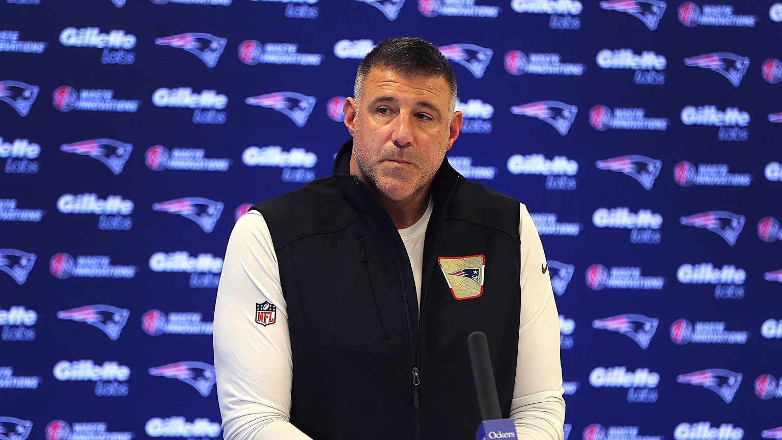 Patriots Players Asked About Mike Vrabel Situation - Men's Journal