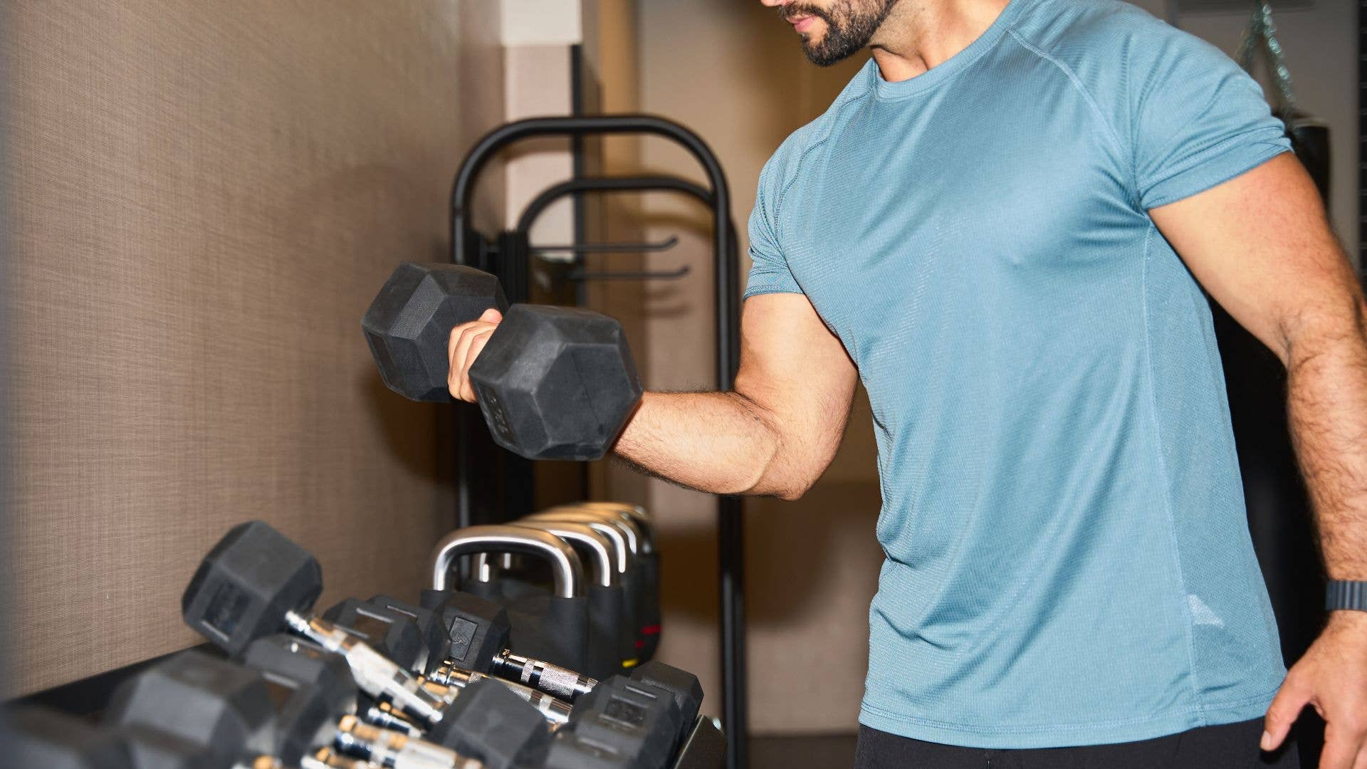 Eccentric vs. Concentric: Which Lifting Phase Is Better? - Men's Journal