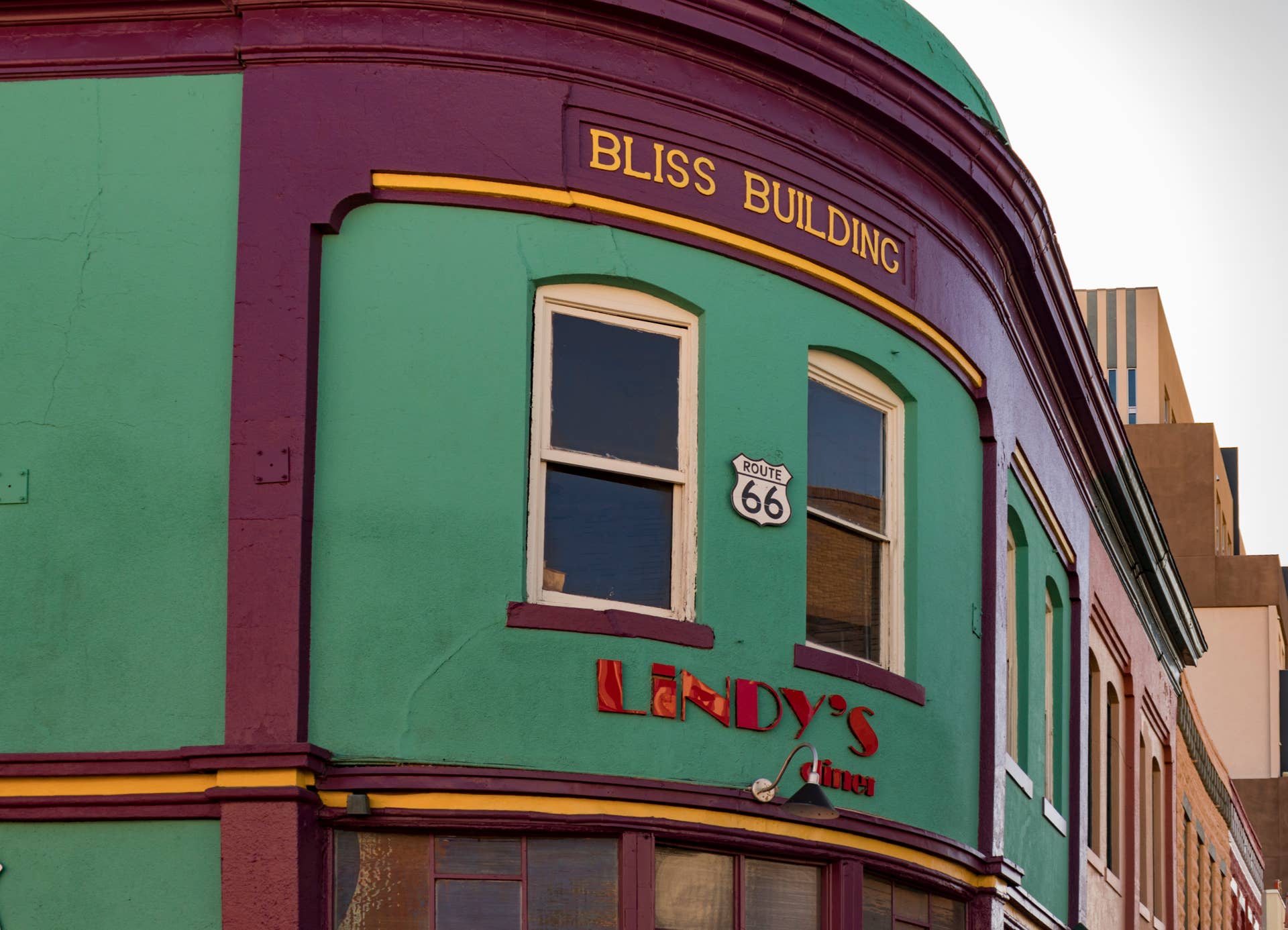 Historic Route 66 Diner Collapses in Dramatic Footage - Men's Journal