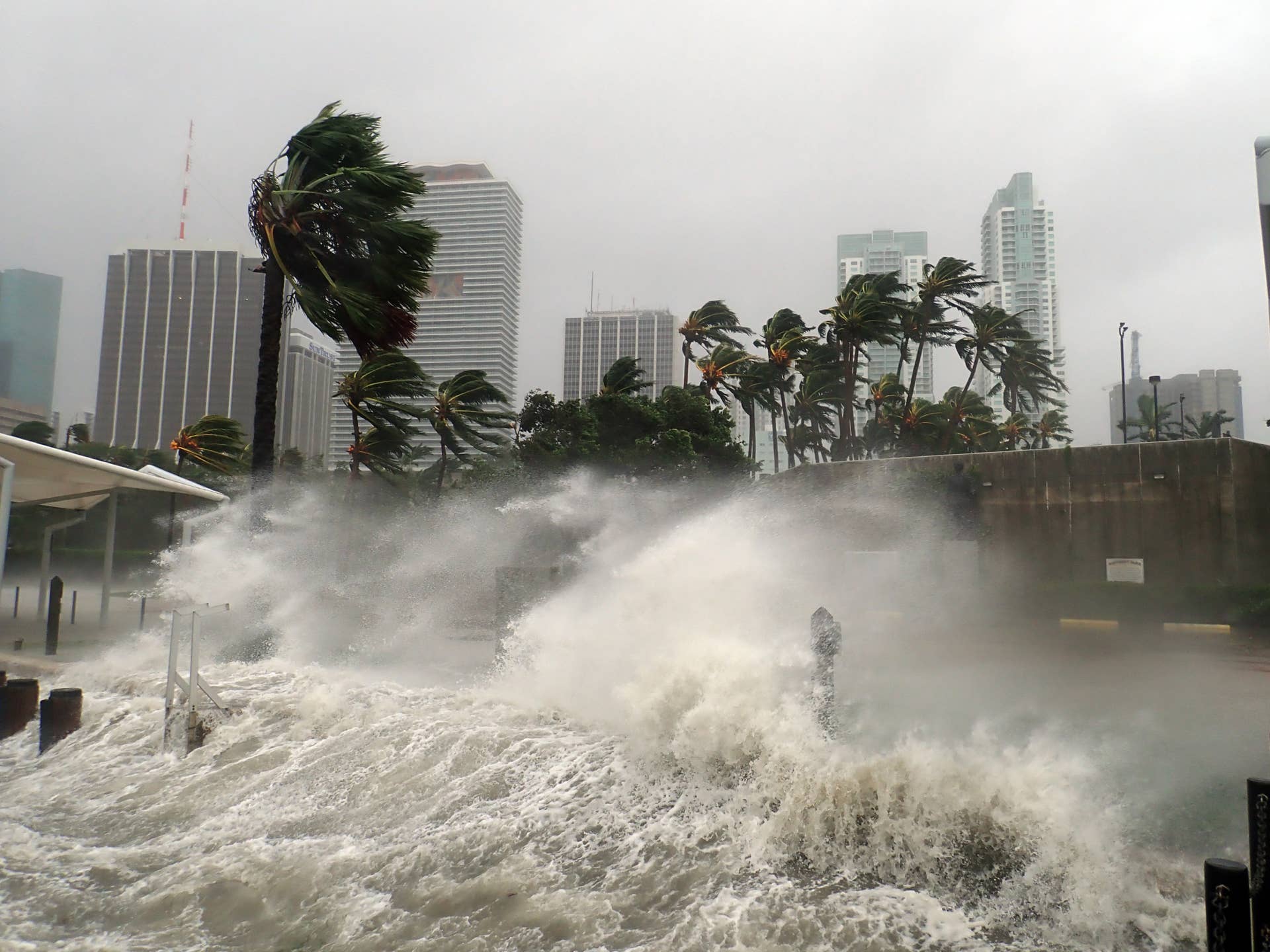 Flash Flood Warnings Issued as 70 mph Winds, Large Hail Expected - Men ...