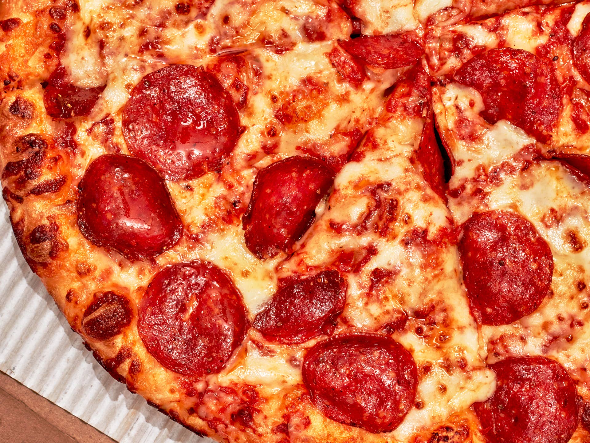 Popular Pizza Chain Closing Hundreds of Locations by July 1 - Men's Journal