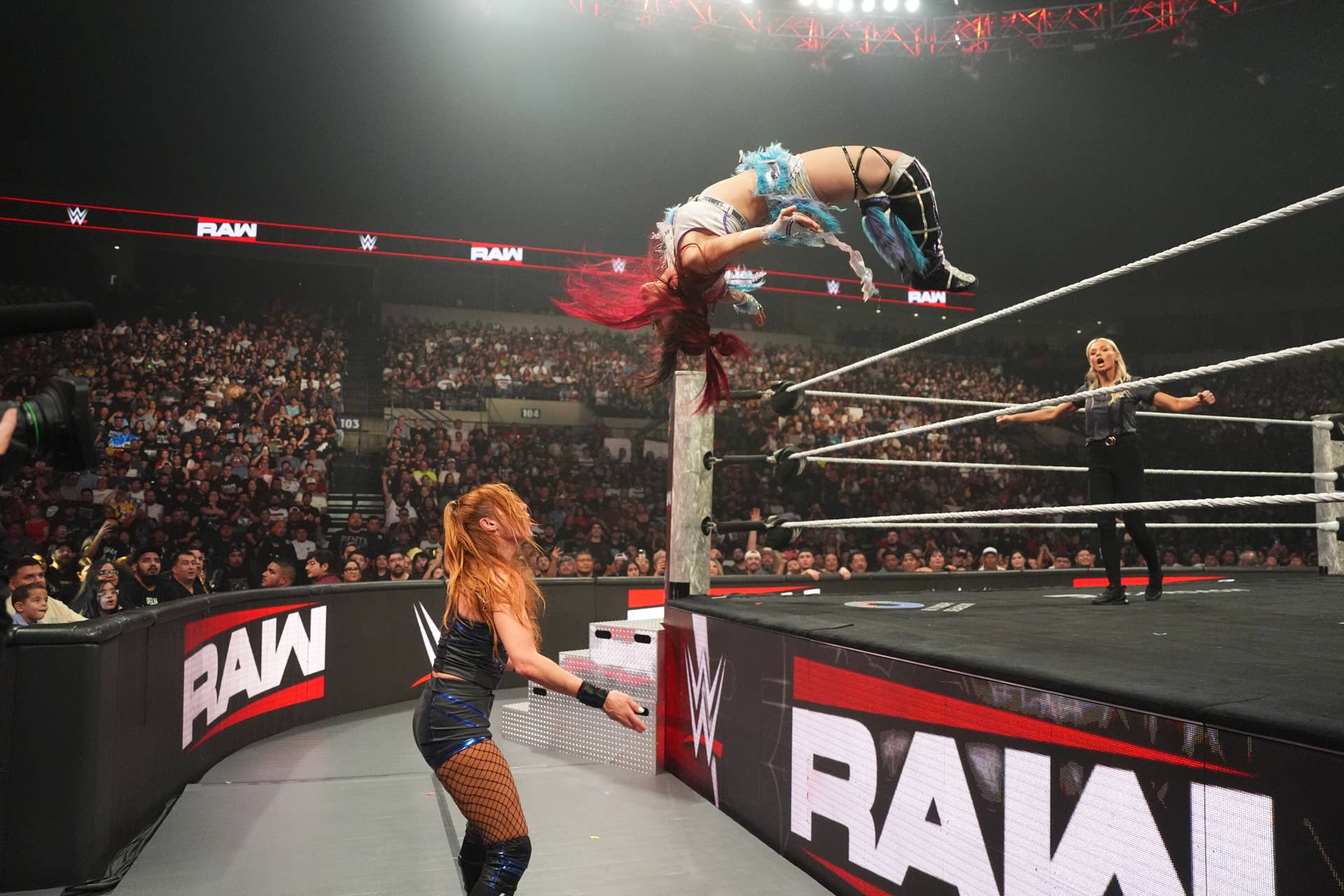 The Greatest WWE Women's Wrestler of All Time: Becky Lynch's Rise - Men ...