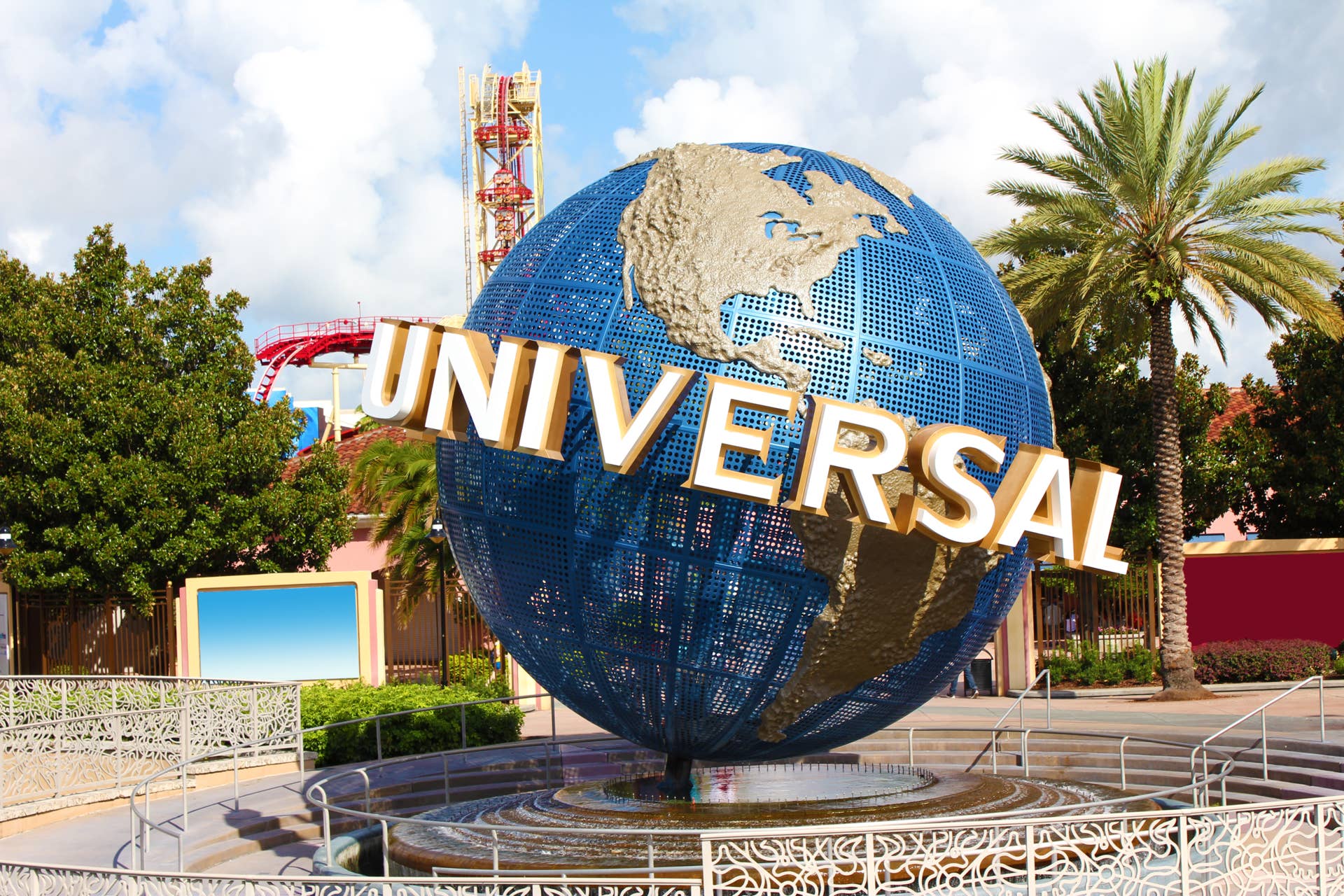 Universal Orlando Lost Continent and Mythos Restaurant Closing - Men's ...