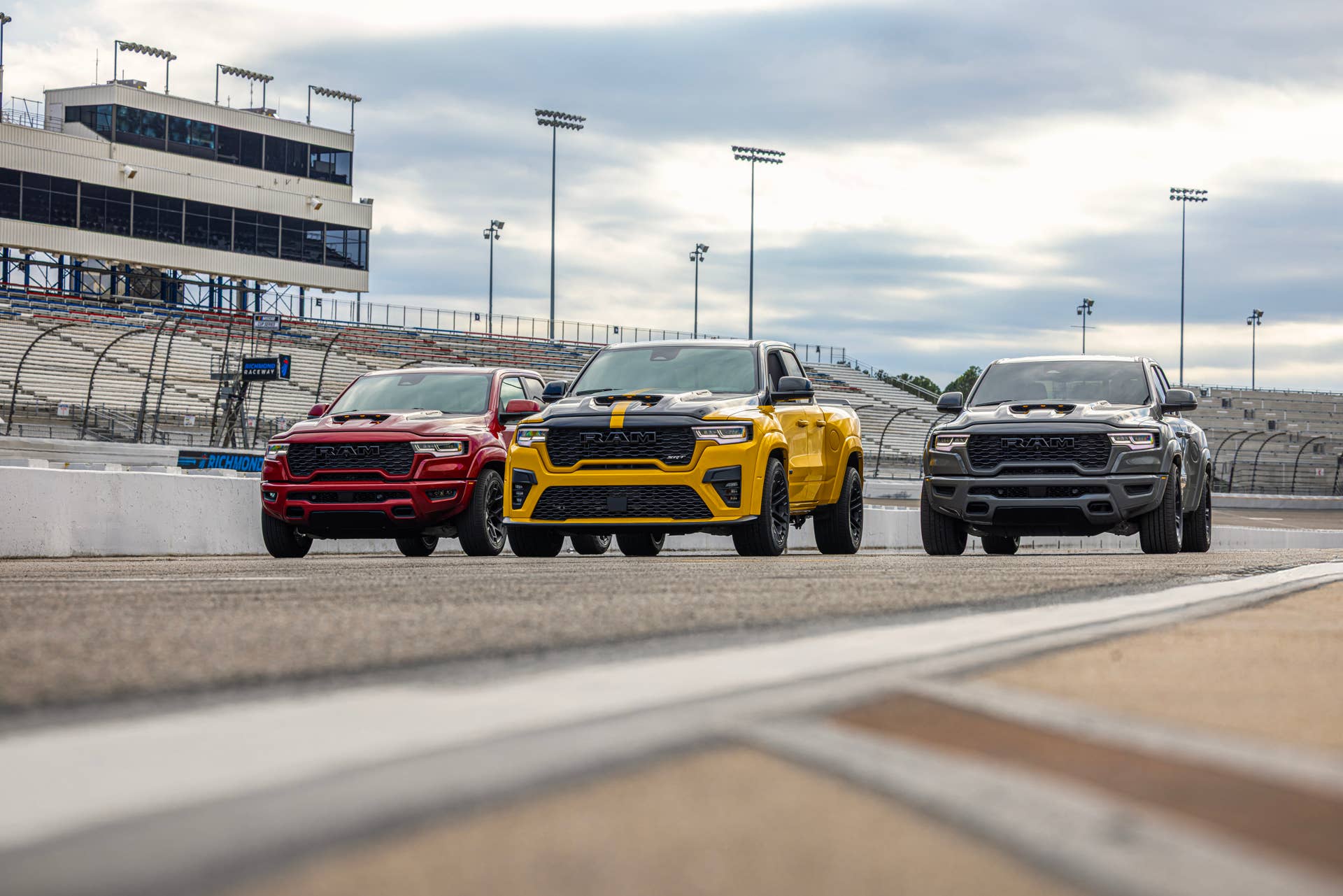 Ram's New V8 Supertrucks Laugh At $5.00 Per Gallon Gas Prices - Men's ...