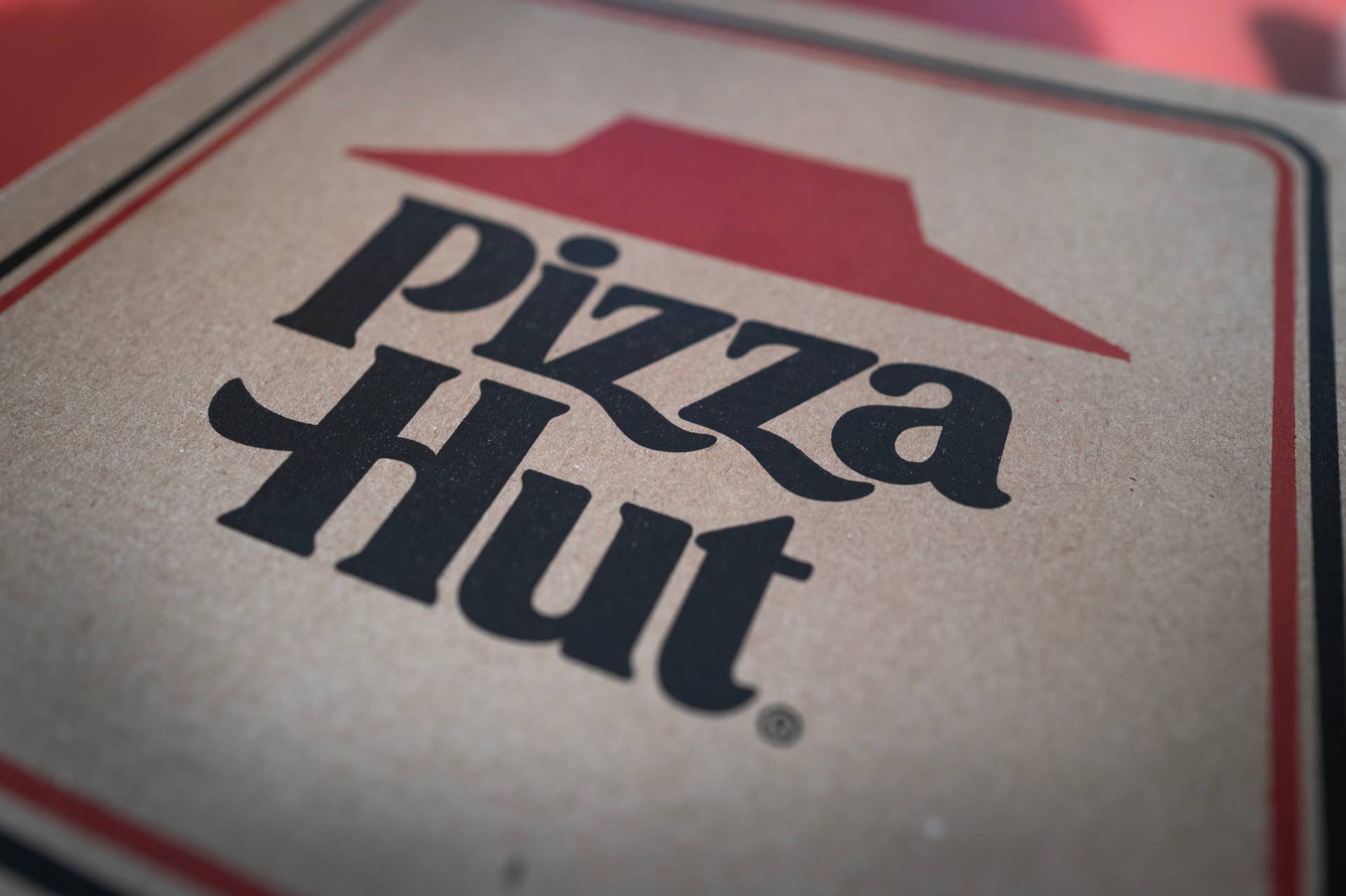 Pizza Hut Makes Massive Change, Taking Us Back to the '90s - Men's Journal