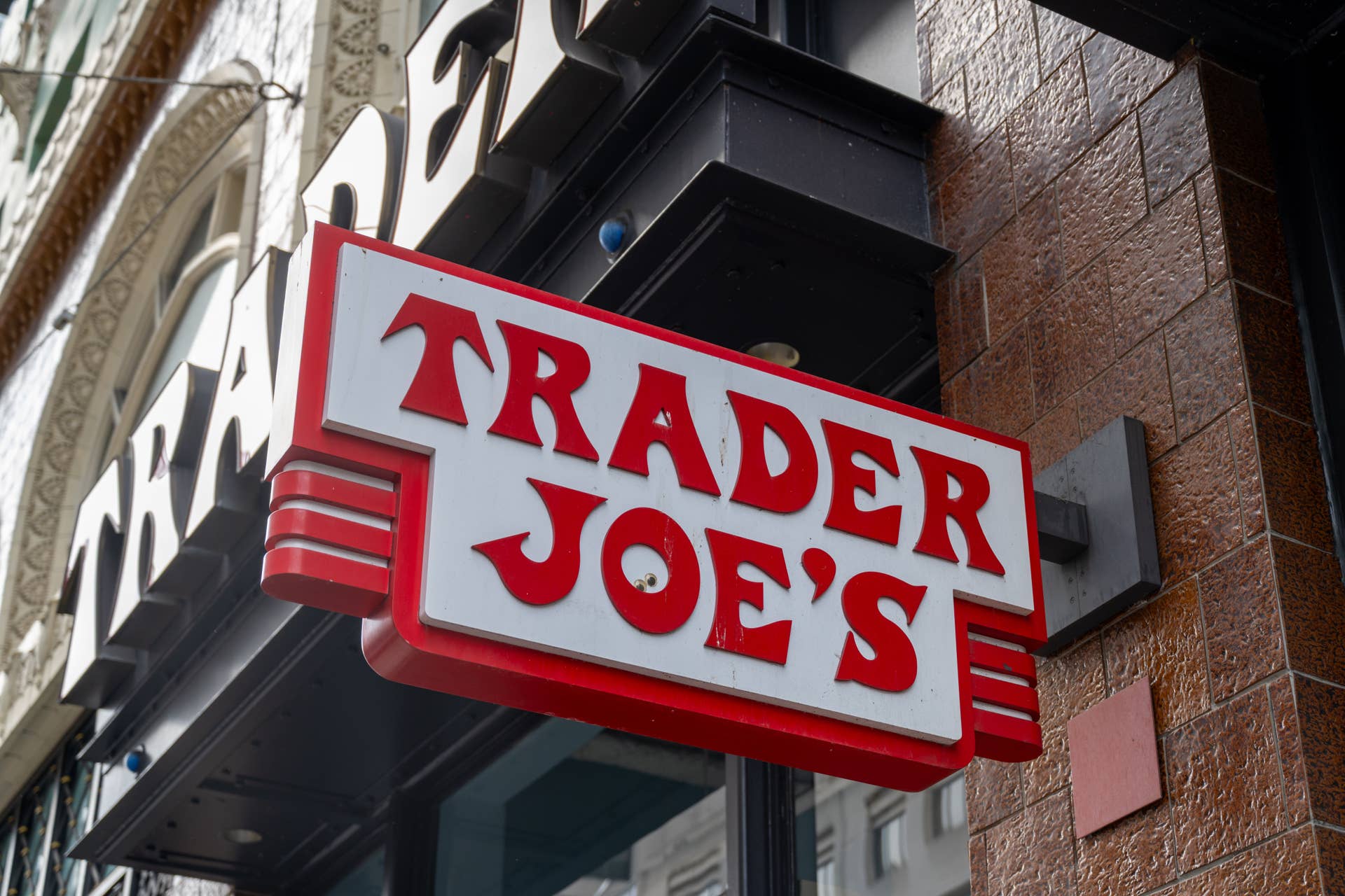 Trader Joe’s Grainless Chips Are a Tasty Tostitos Alternative - Men's ...