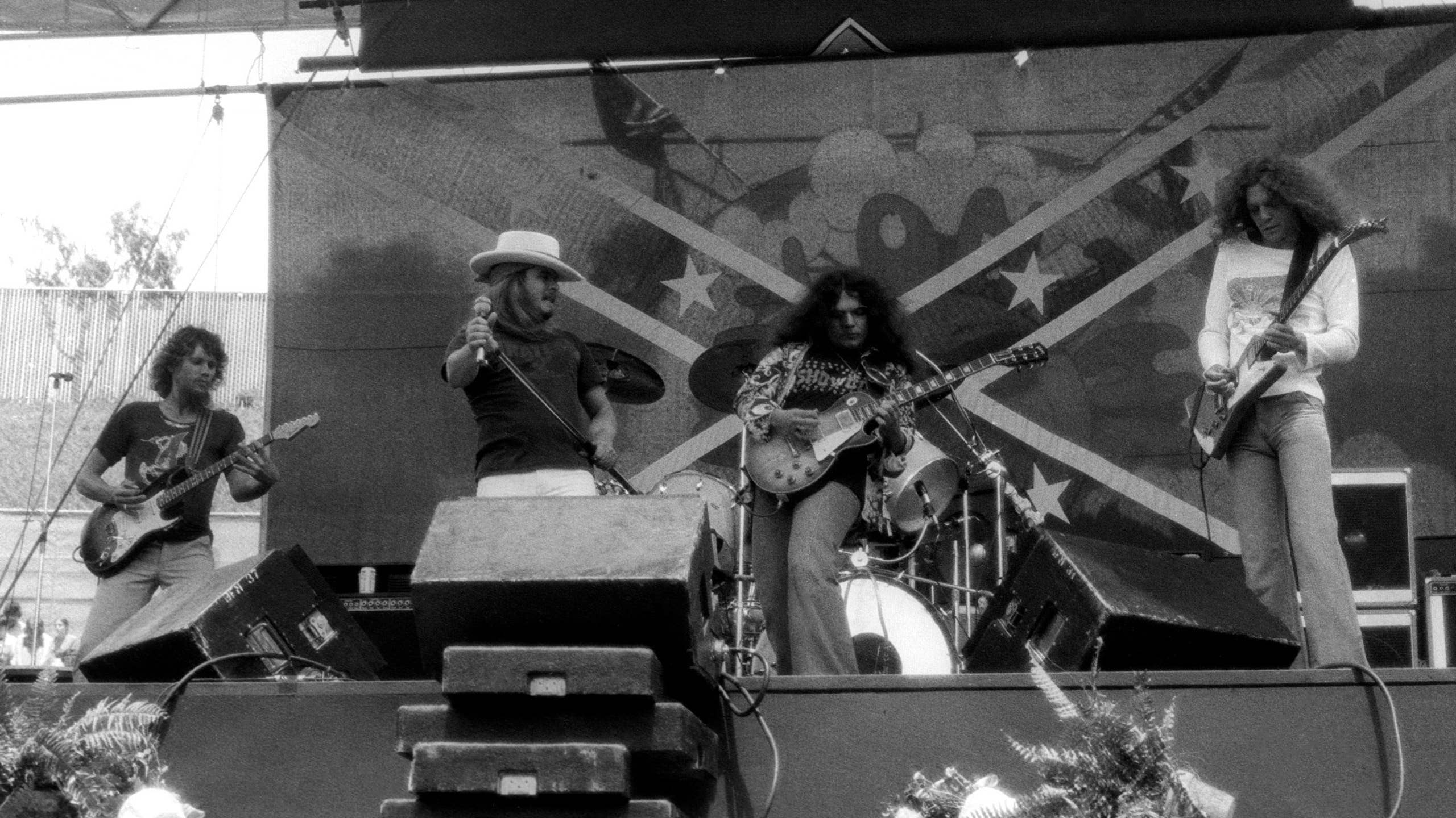 1974 Rock Masterpiece Named Among Greatest Guitar Riffs of All Time ...
