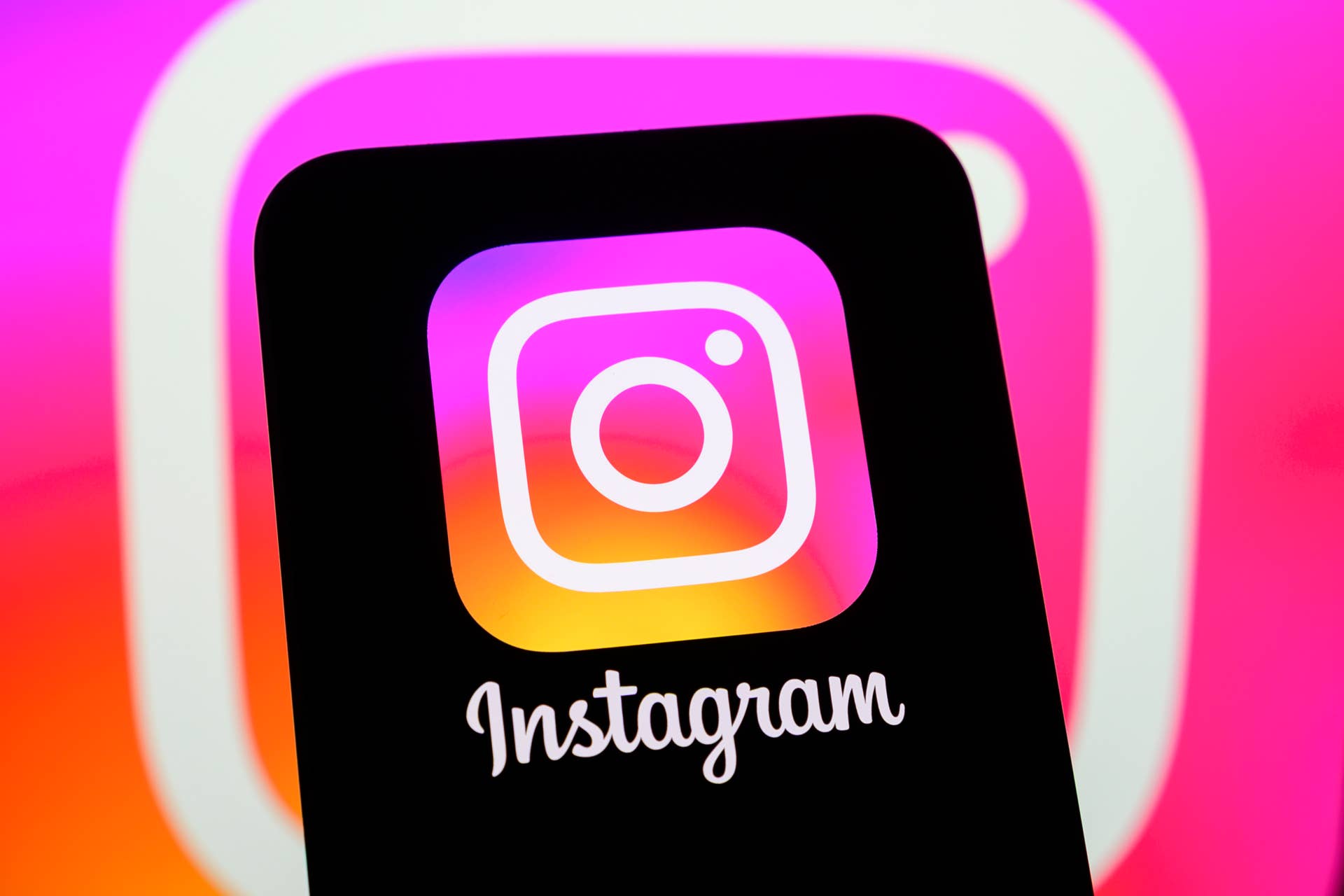 Is Instagram Down Right Now? Users Report Blank Page Today - Men's Journal