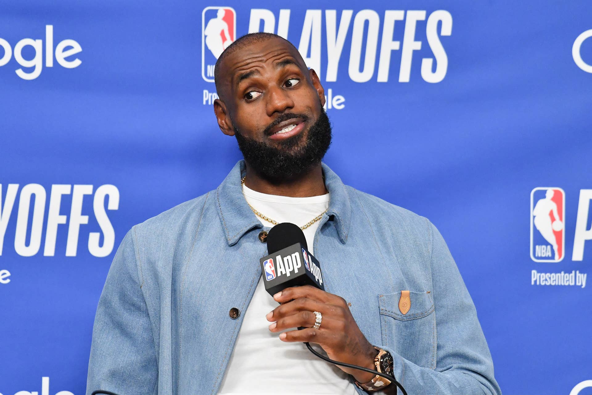 Jamie Foxx Weighs in on LeBron vs MJ Debate, and Wembanyama - Men's Journal