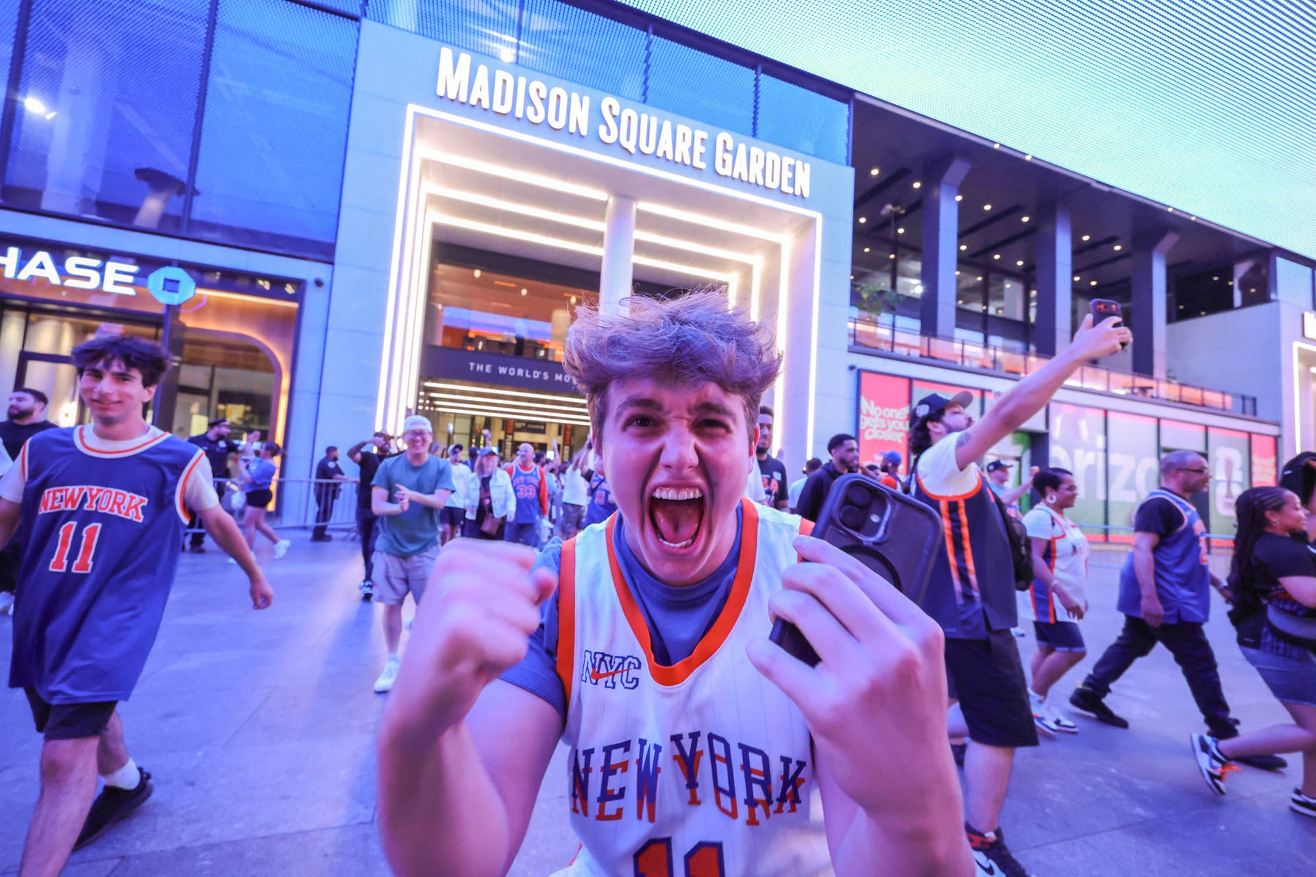NYC Weather Clears as Knicks Host First Finals Game in 27 Years - Men's ...