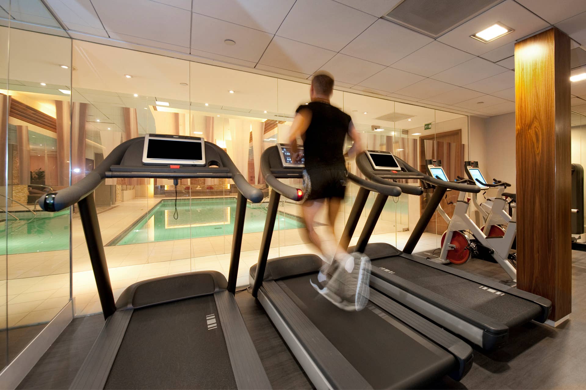 The Only Full-Body Gym Routine You Need When Traveling - Men's Journal