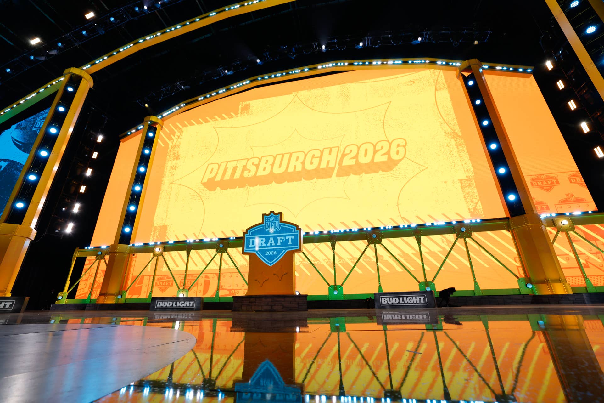 ESPN NFL Draft Analyst Had Arm Amputated After 'Serious' Car Accident ...