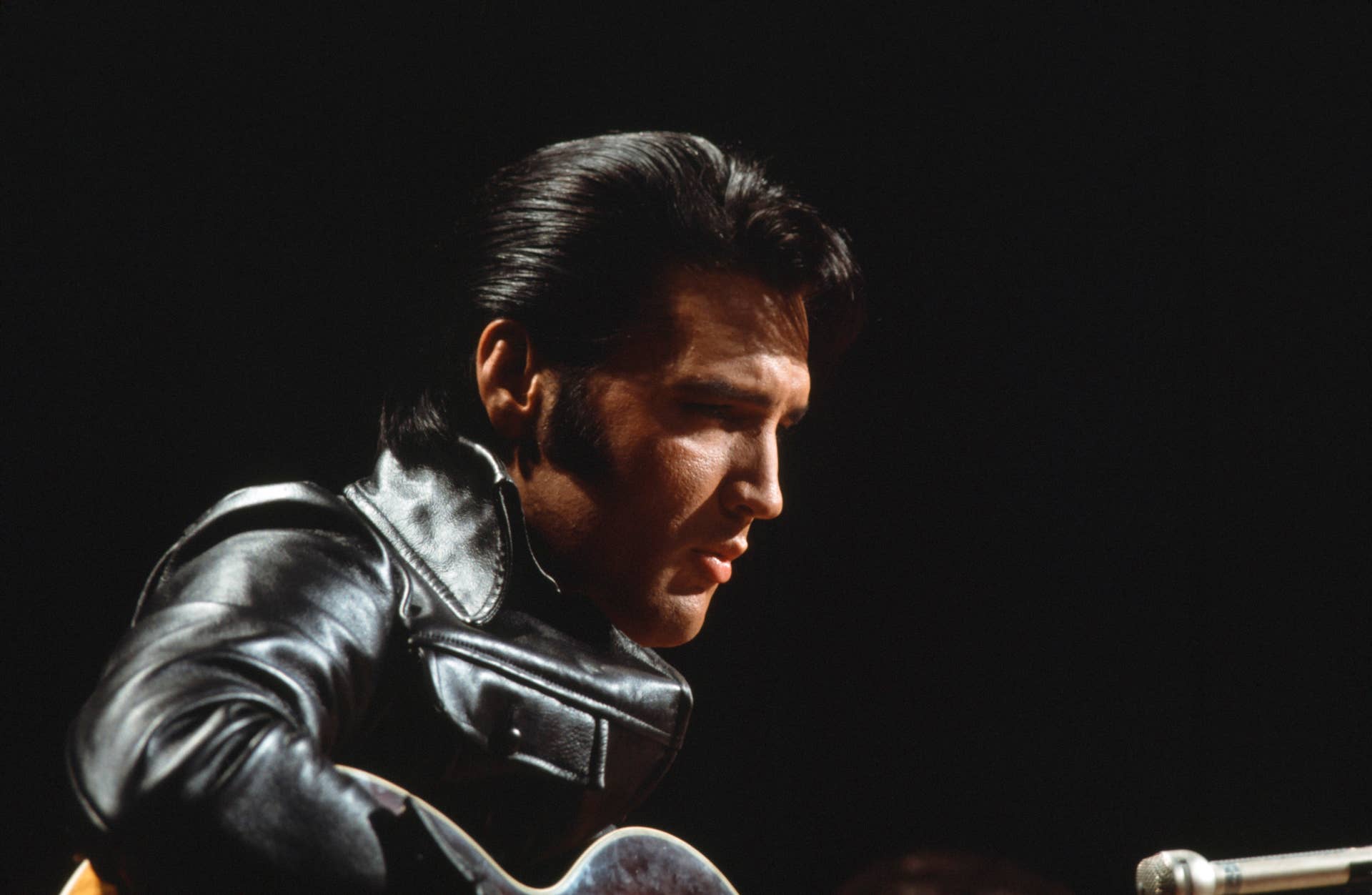 58 Years Ago Today: Legendary Singer Announced His Comeback - Men's Journal