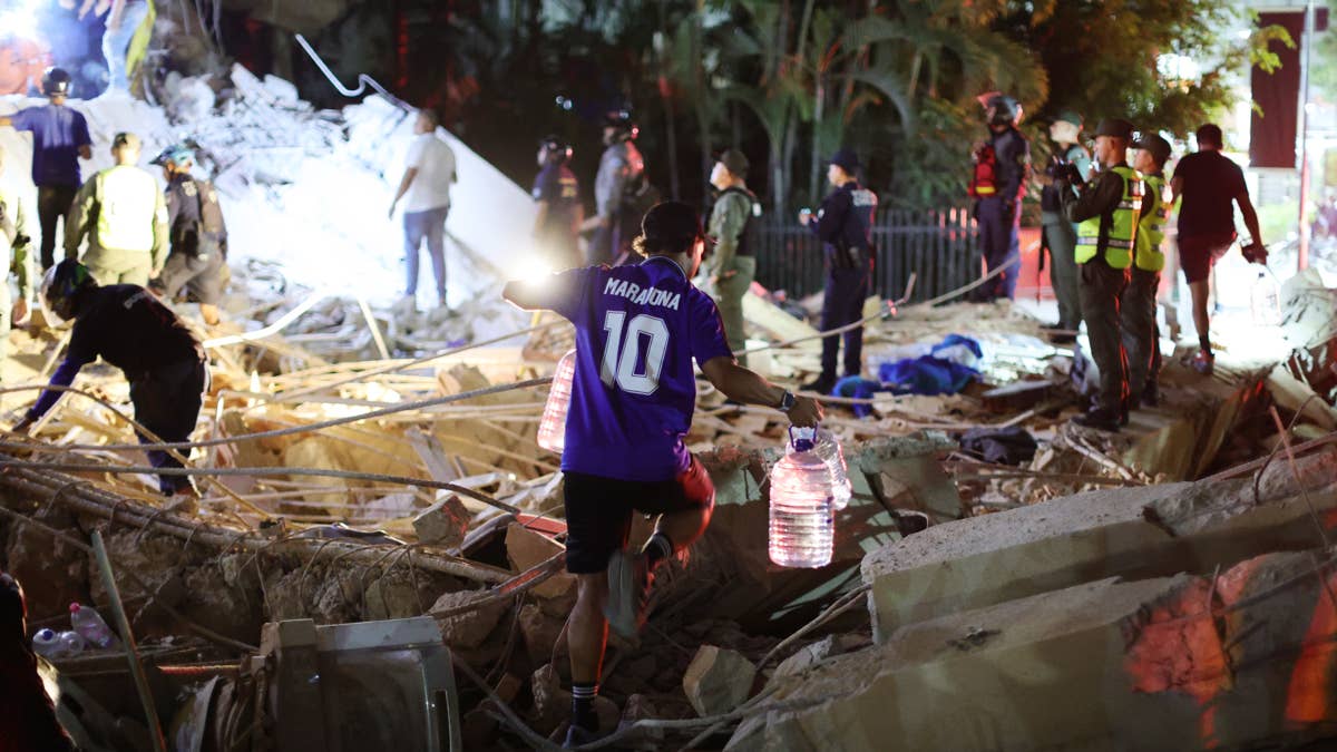 Pro Baseball Teams Run for Their Lives After a 7.5 Earthquake Strikes ...