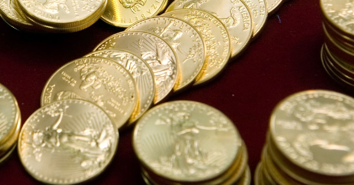 Kentucky Man Finds 800 Civil War-Era Gold Coins in Cornfield