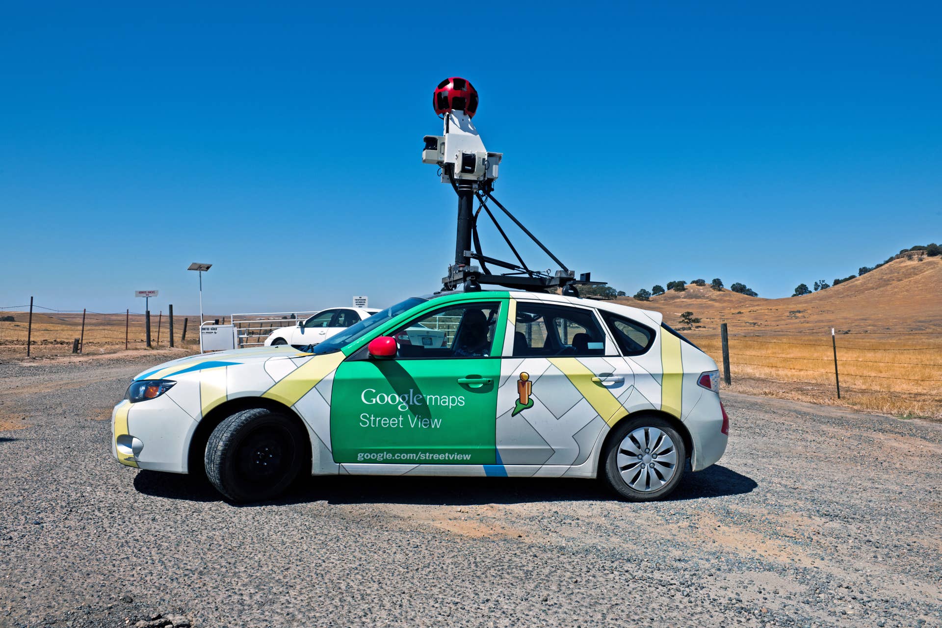 Google Street View Car Chased by Police, Crashes in Creek