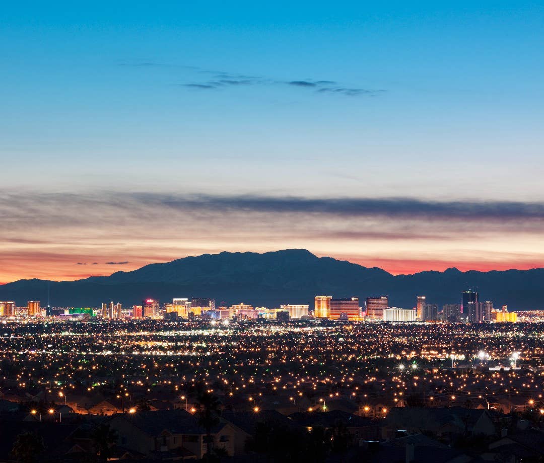 The Perfect 3-Day Weekend in Las Vegas: Bright Lights, Desert Adventure ...