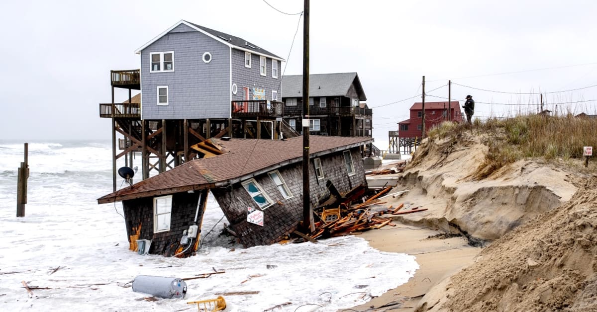 Outer Banks House Seen Collapsing Into the Ocean in Sad Video