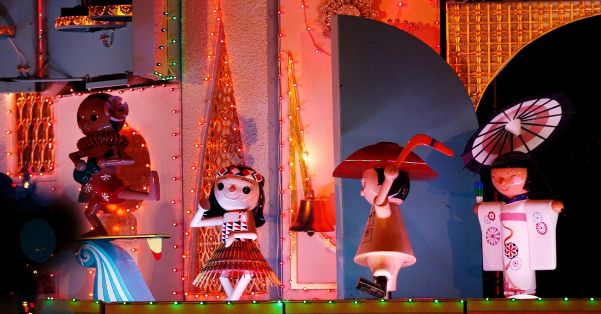 Streaker Causes Chaos on Disneyland's 'It's a Small World' Ride