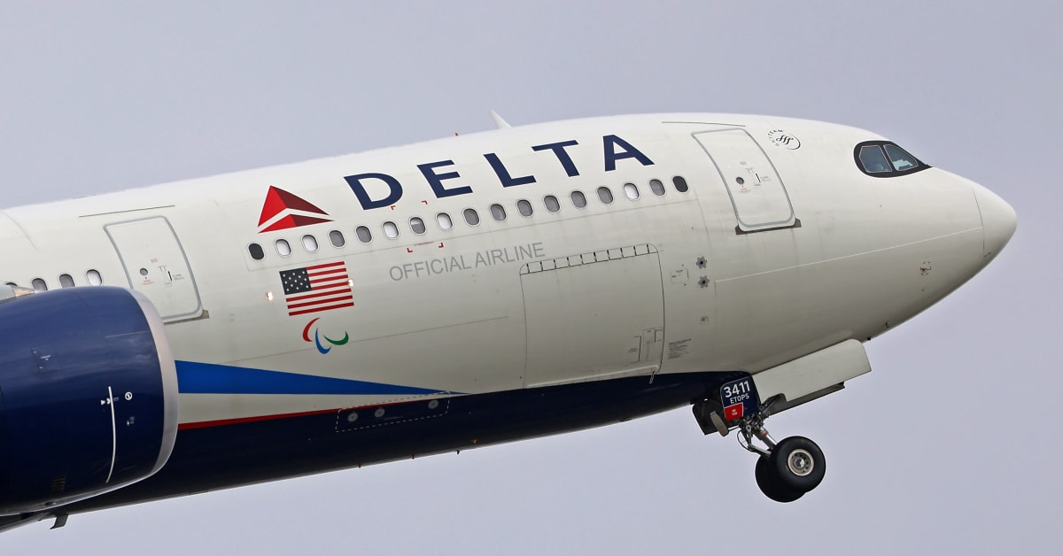 Major U.S. Airport Reports 700 Delayed Flights