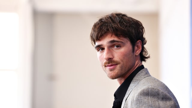 How to Get Matthew McConaughey’s Wavy Hairstyle