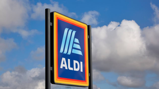Fans Are Rushing to Aldi For This Bargain Electric Cooler