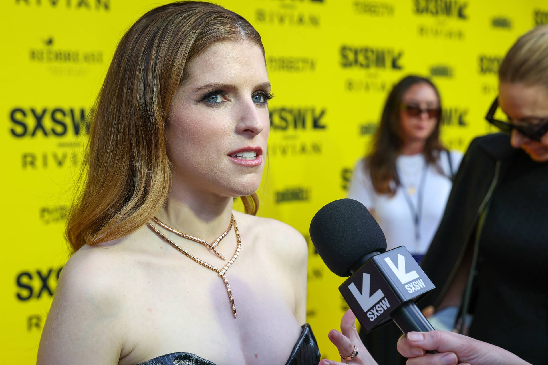 Anna Kendrick's Dismissive 3-Word Response to Blake Lively Question