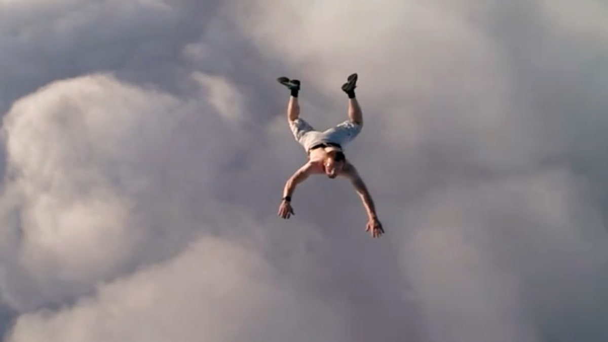 Man's Parachute Doesn't Open Survives Store | emergencydentistry.com