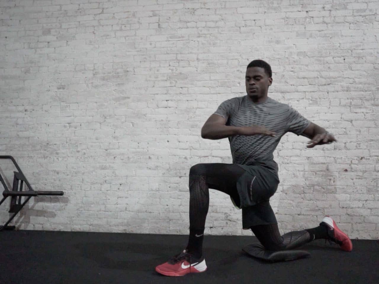 The 5 best stretches to open your hips before lifting - Men's Journal