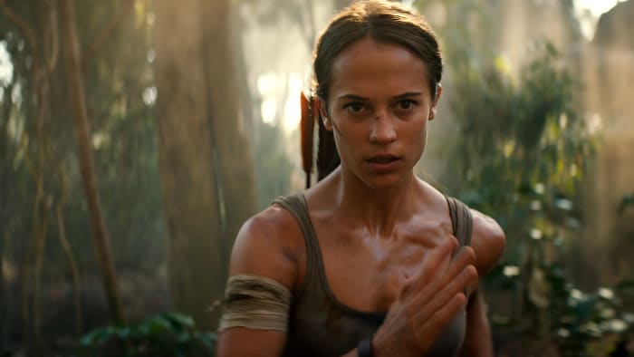 How Alicia Vikander Gained 12 Pounds of Muscle for 'Tomb Raider' - Men ...