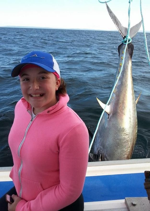 World-record tuna caught by 12-year-old girl