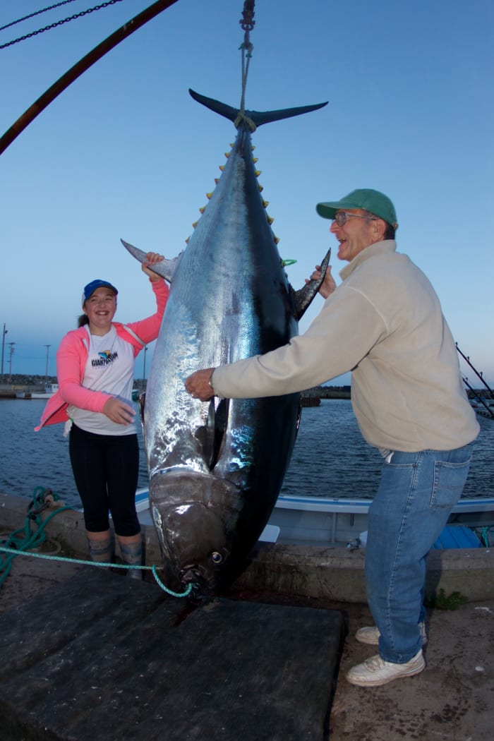 World-record tuna caught by 12-year-old girl