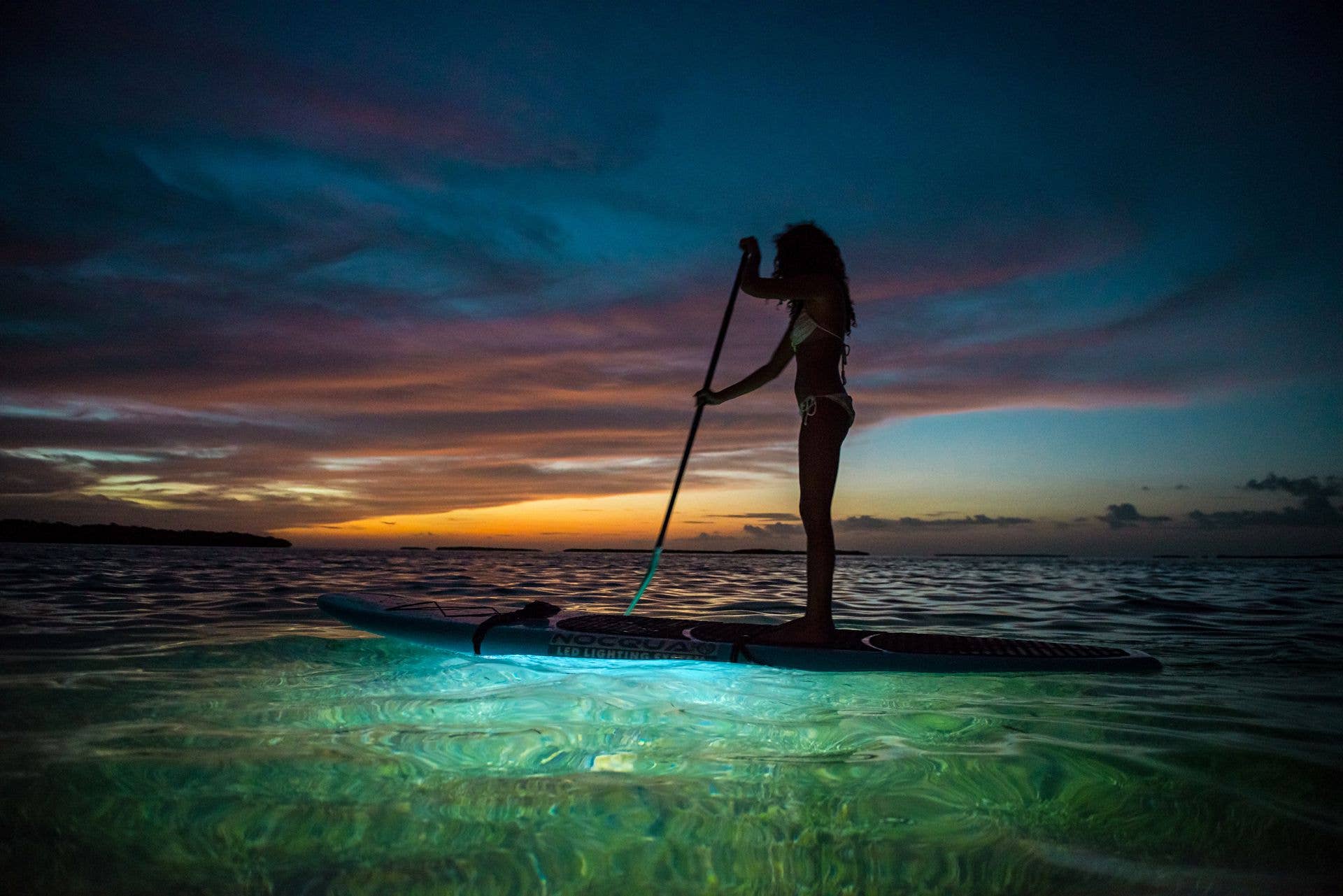 5 Reasons to Try Standup Paddleboarding at Night