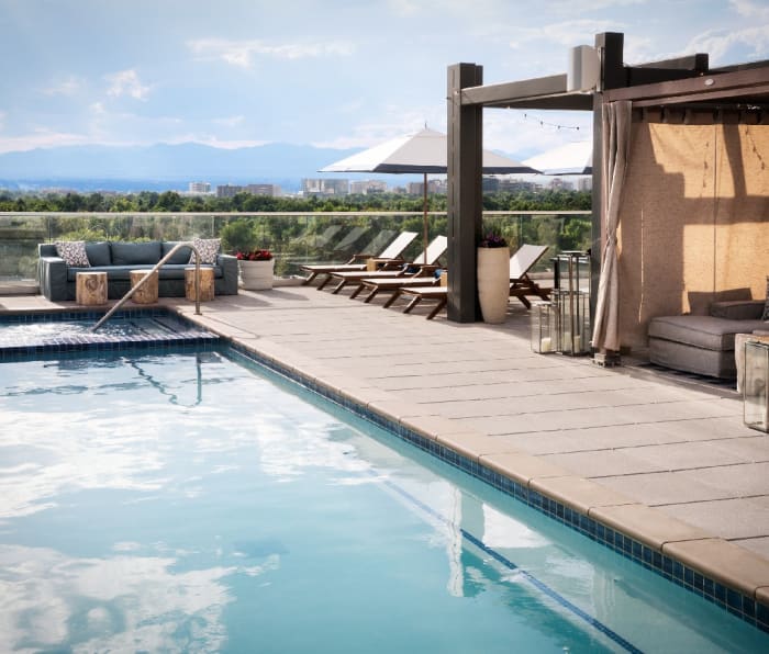 The 7 Best Urban Pools in America | Men's Journal