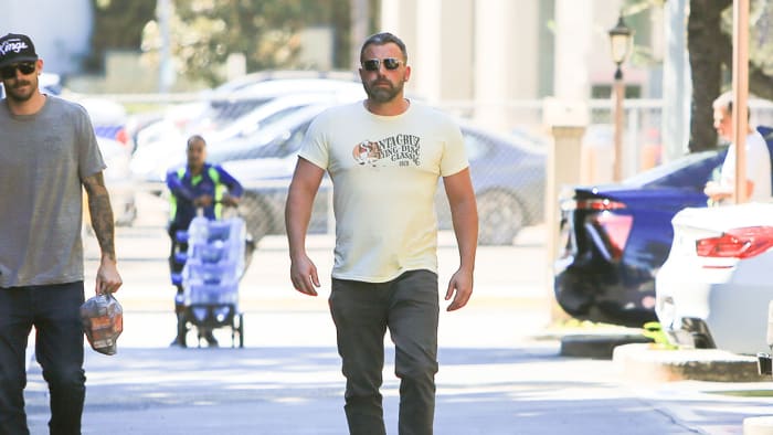 Ben Affleck Looks Jacked and Ready to Play Batman Again, But Will He ...