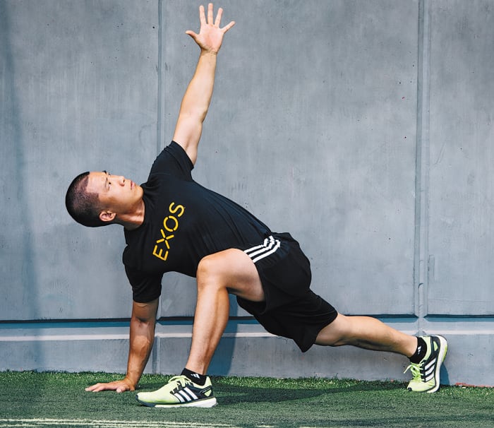 How to Do ‘World’s Greatest Stretch,’ According to Experts