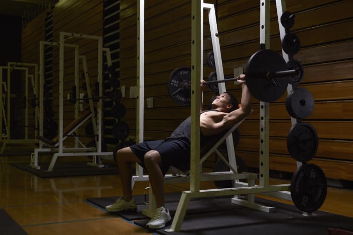 6 Moves That Are More Effective Than the Bench Press