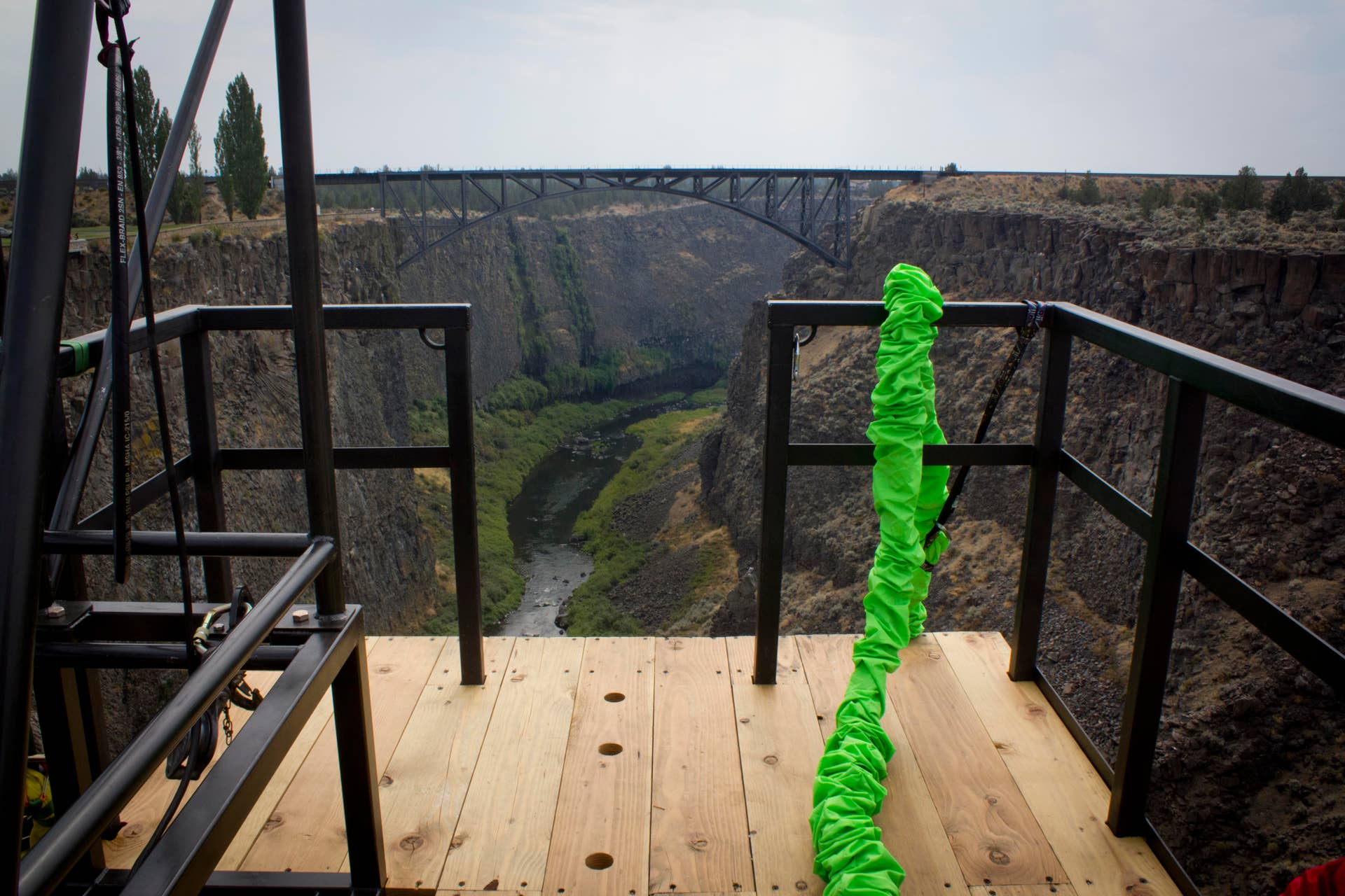 North America's highest commercial bungee jump hits Central Oregon