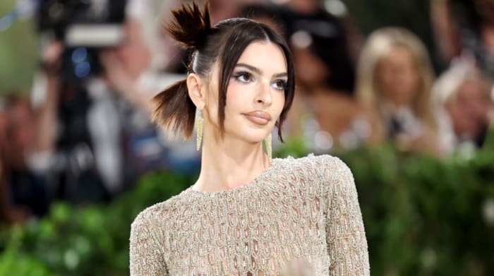 Emily Ratajkowski Seen Filming Lena Dunham Netflix Series 'Too Much'