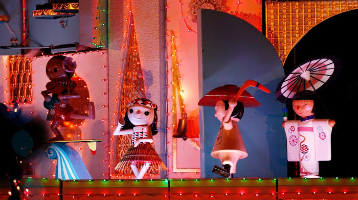 Streaker Causes Chaos on Disneyland's 'It's a Small World' Ride