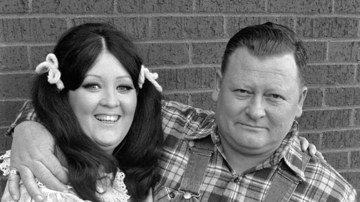 Lulu Roman, Star of Iconic Cult Series 'Hee Haw,' Dead at 78