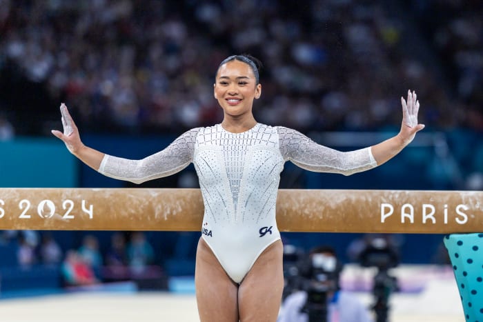 Suni Lee Sends 2-Word Message After Sports Illustrated Swimsuit Debut