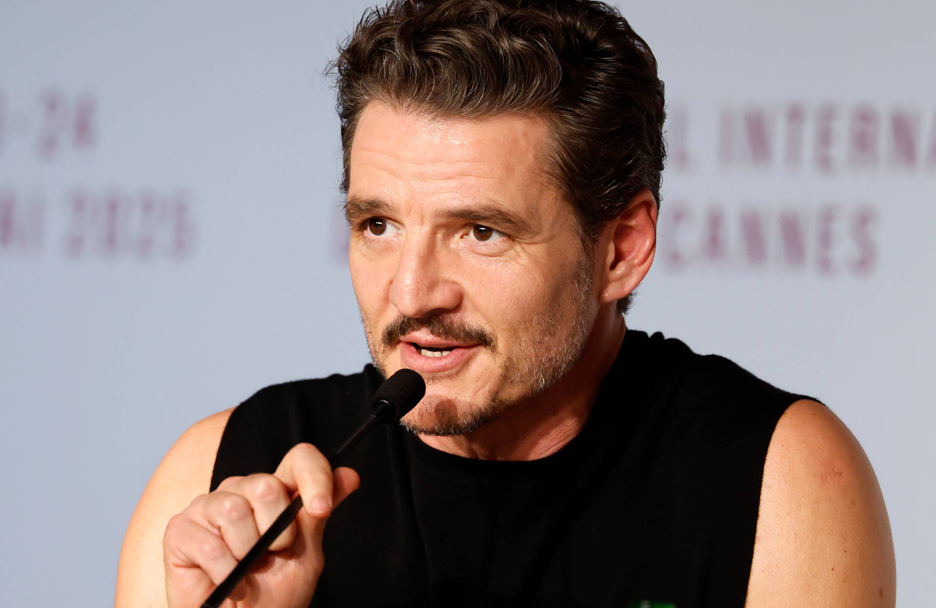 Pedro Pascal’s Emotional Final Goodbye From ‘The Last of Us’ Set Left ...