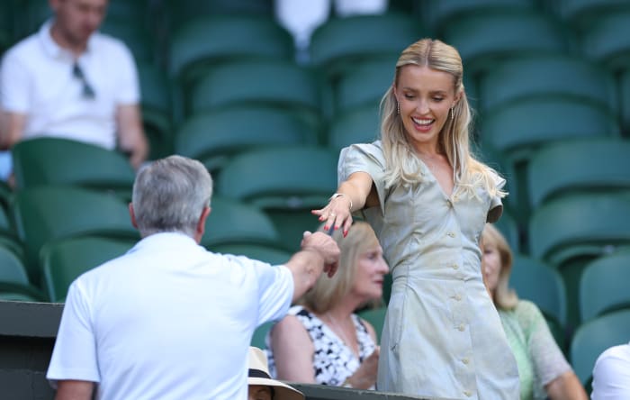 Photos of Taylor Fritz's Girlfriend Morgan Riddle Show Her Support From ...