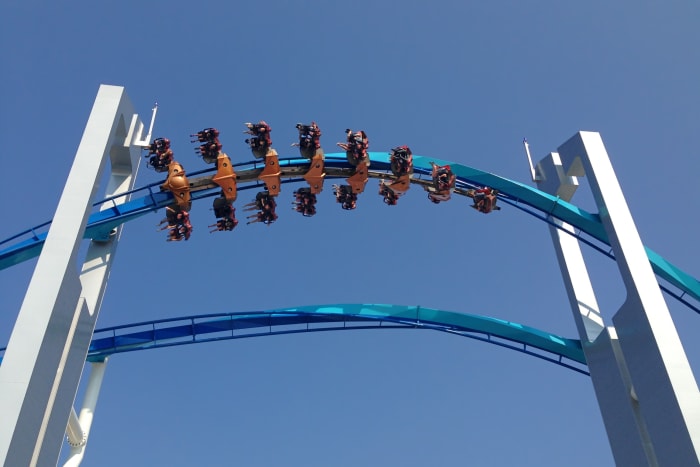Cable Snaps on Ride at Popular Theme Park, Leaves Guests Stranded