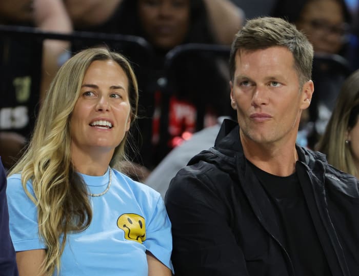 Tom Brady Posts Rare Family Pic With Look-Alike Sister